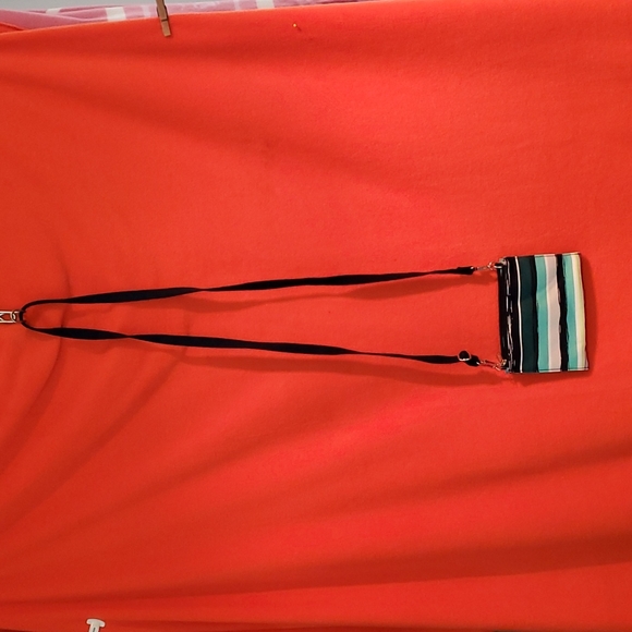 thirty-one | Bags | Thirtyone Green Crossbody Wallet | Poshmark